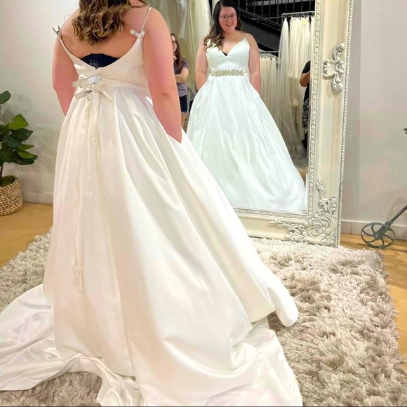 Dresses | Brand New Belt Comes Off And It Has Pockets No Alterations ...